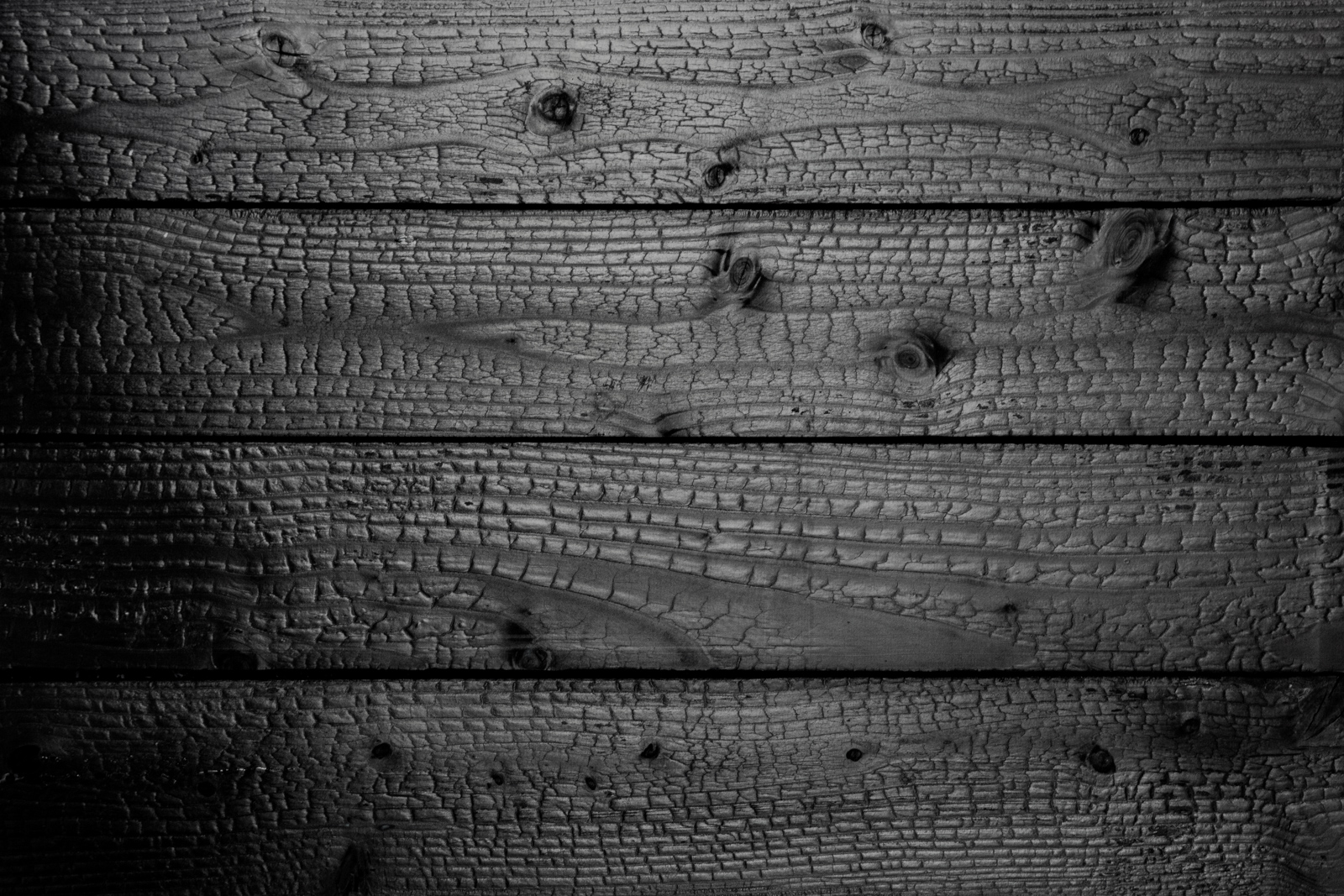 Black Krak les planches avec nombreuses fissurations